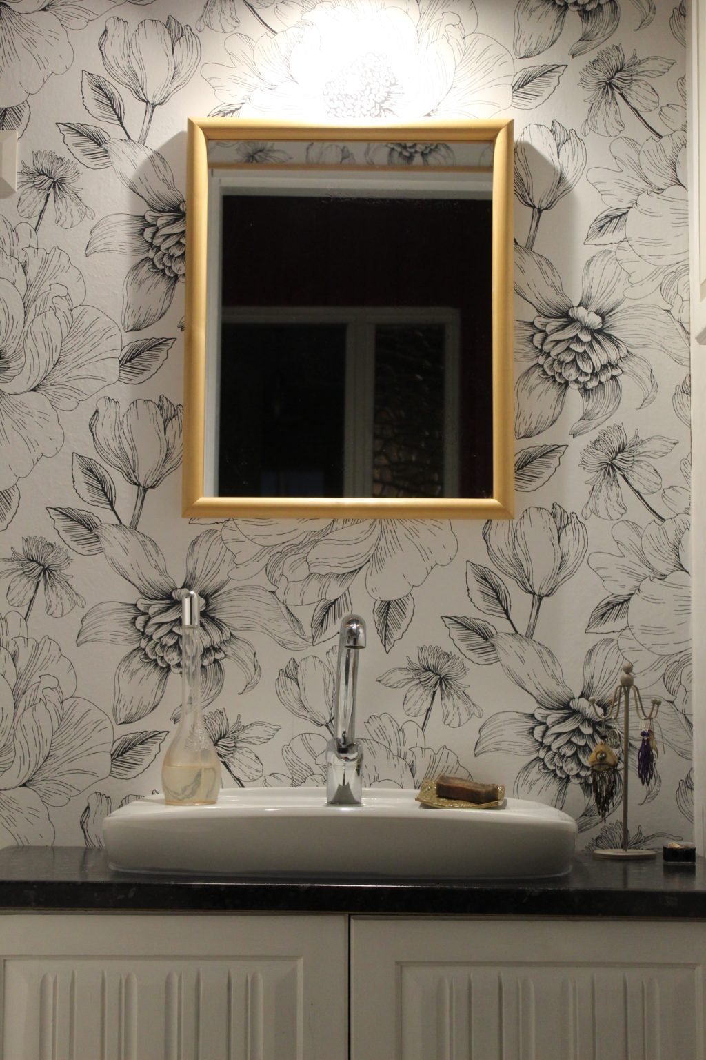 How to Add Stylish Wallpaper to Any Room - Buying Style