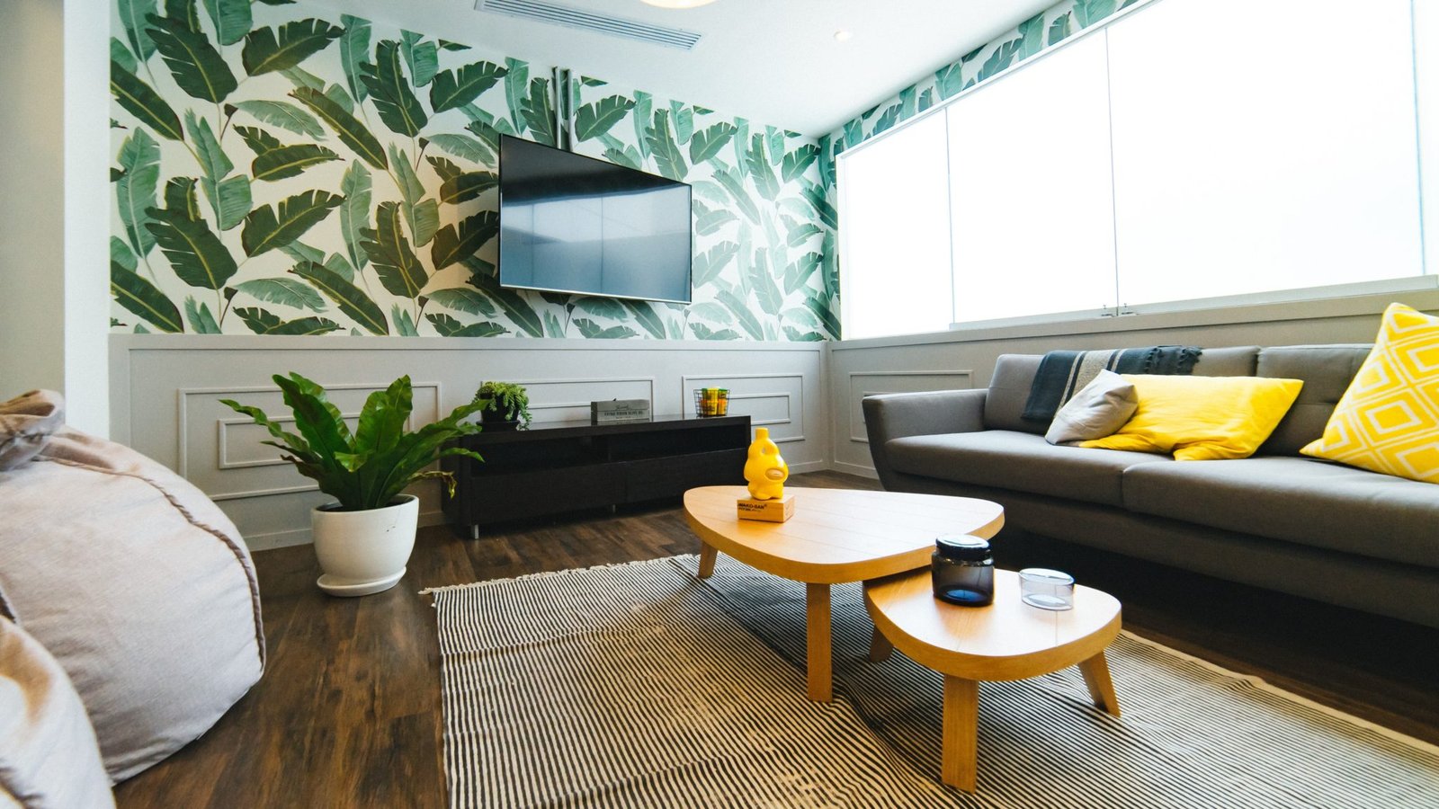 How to Add Stylish Wallpaper to Any Room - Buying Style